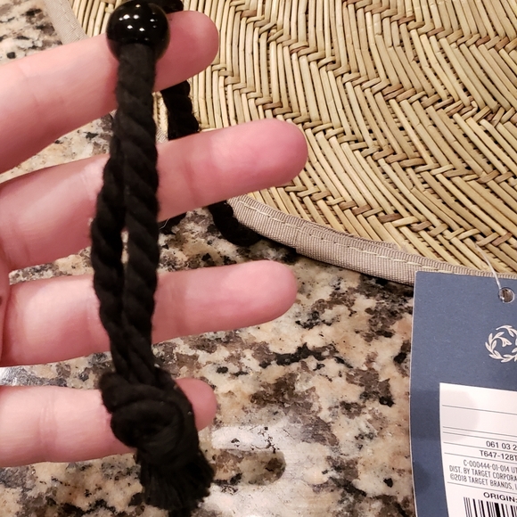 Universal Thread | Accessories | 32 Nwt Universal Thread Large Straw ...